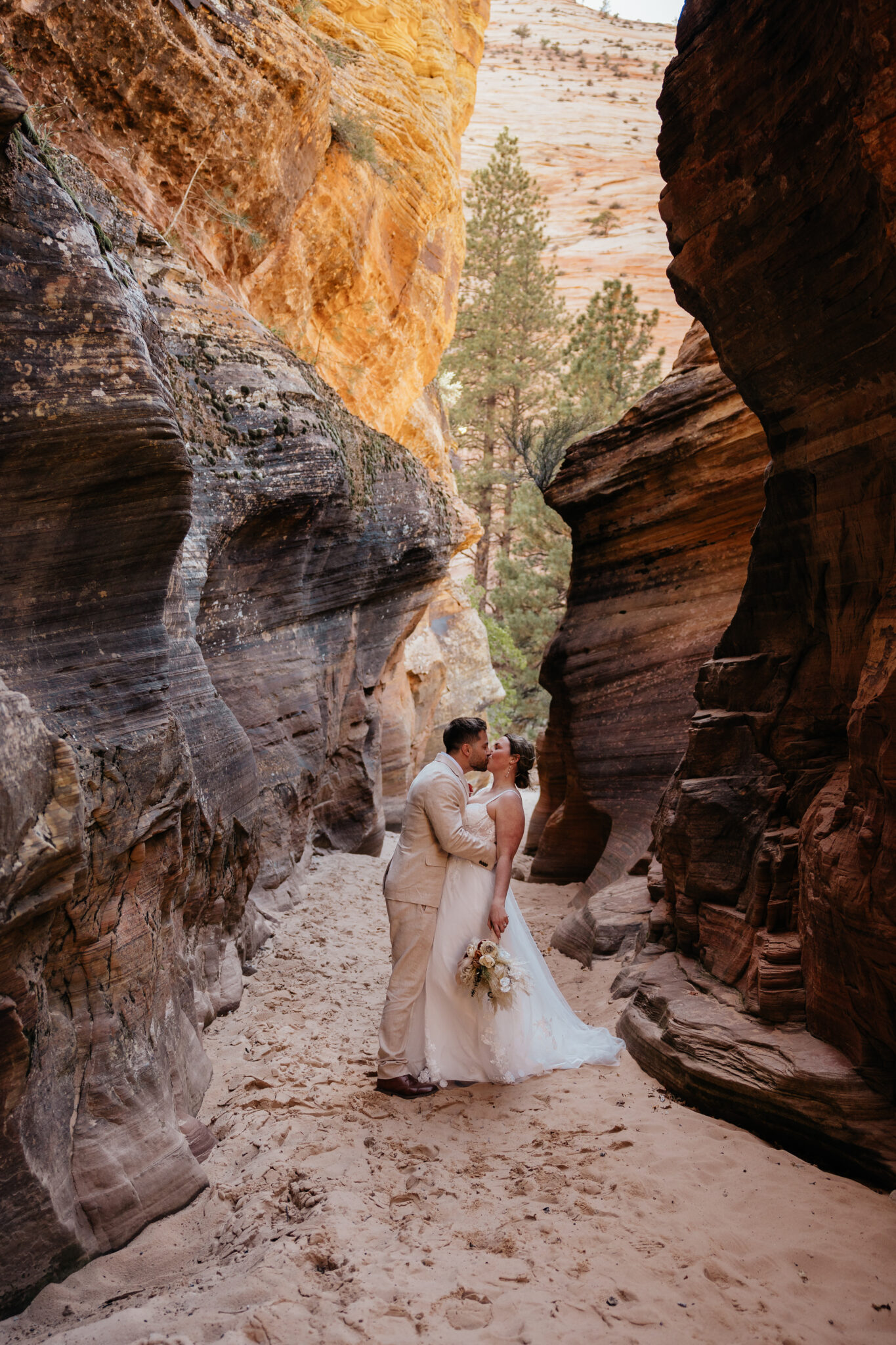 Canyon Overlook Zion National Park Wedding Photos Guide - sammiephoto.com
